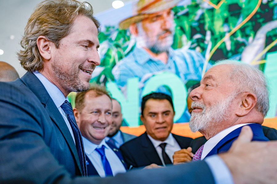 Zeca Dirceu reúne mais 7 mil lideranças no aniversário e mostra força ...