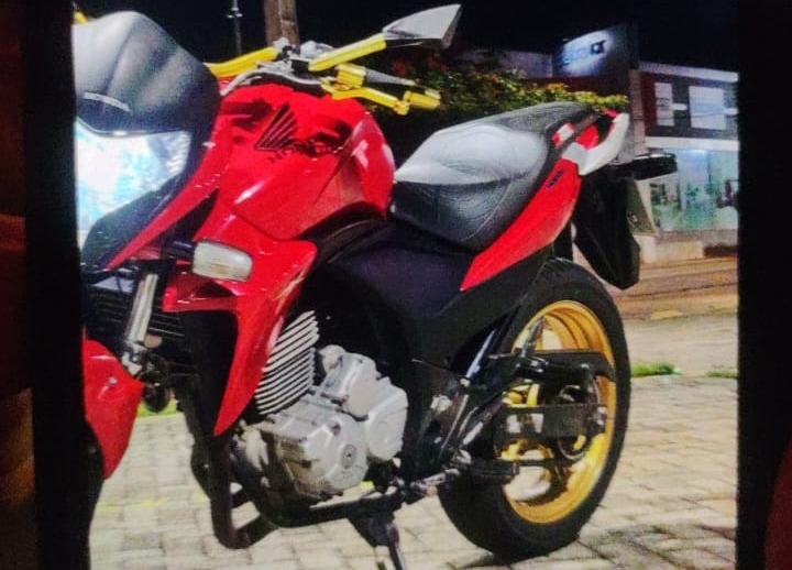 Jovem fica no prejuízo ao ter moto furtada no centro de Campo Mourão