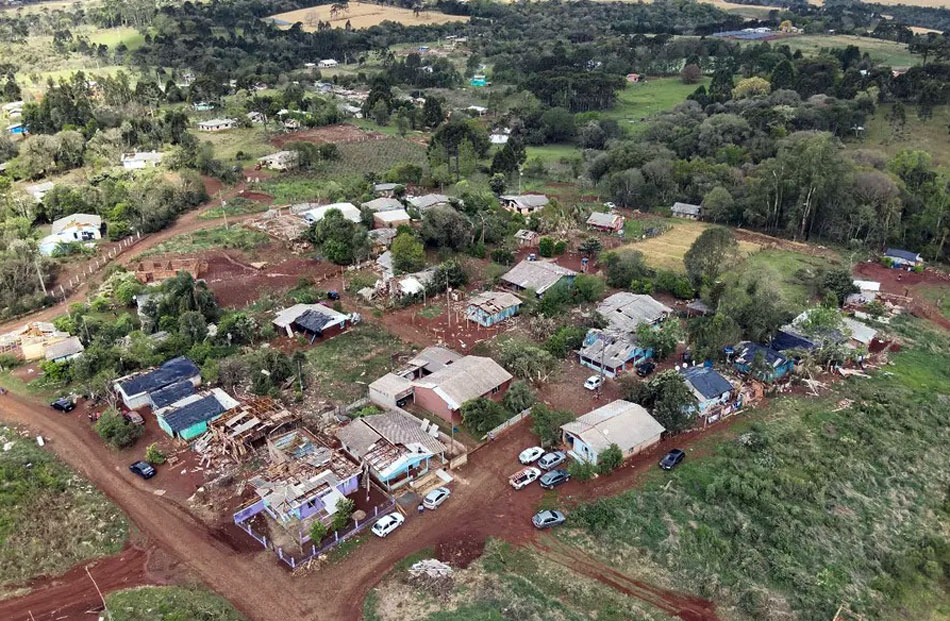 Temporal no Paraná: Simepar confirma tornado em Santa Maria do Oeste
